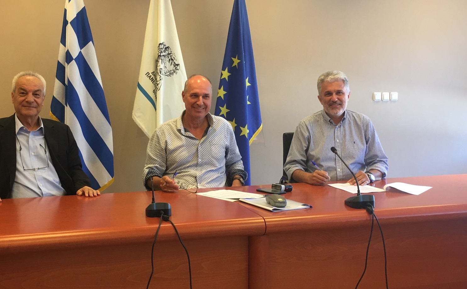 ΔΠΘ: Υπογραφή Σύμβασης για την ενεργειακή αναβάθμιση των κτιριακών ...